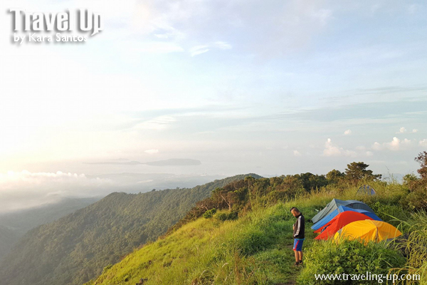basekamp tarak ridge bataan tent on the ridge sunrise – Travel Up